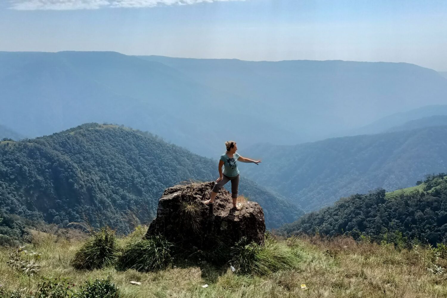 Explore one of the Longest sandstone caves | Meghalaya