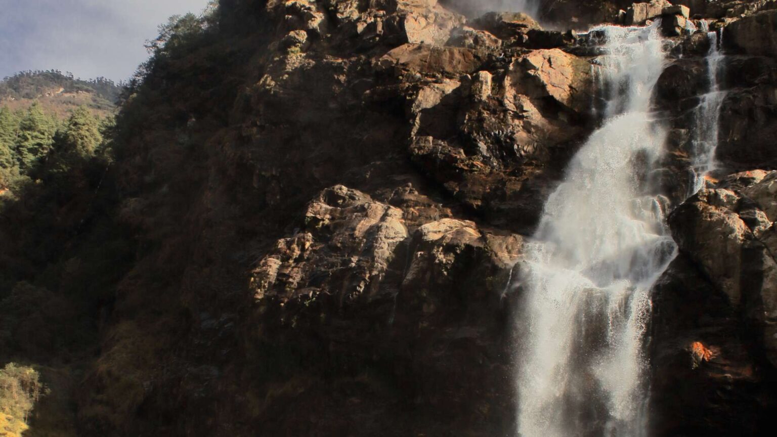 The legend of Rifleman JaswantSingh Rawat, Sela and Nura